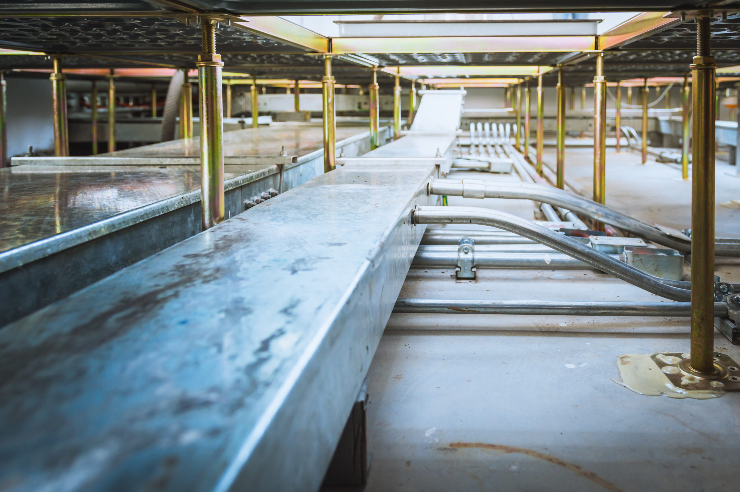 How to optimise system installation with a technical raised floor ...